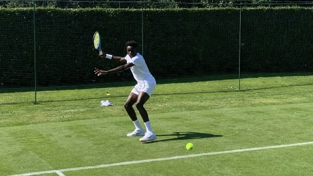 Tennis. Roehampton (J) - Moïse Kouame et Félix Balshaw visent le ...